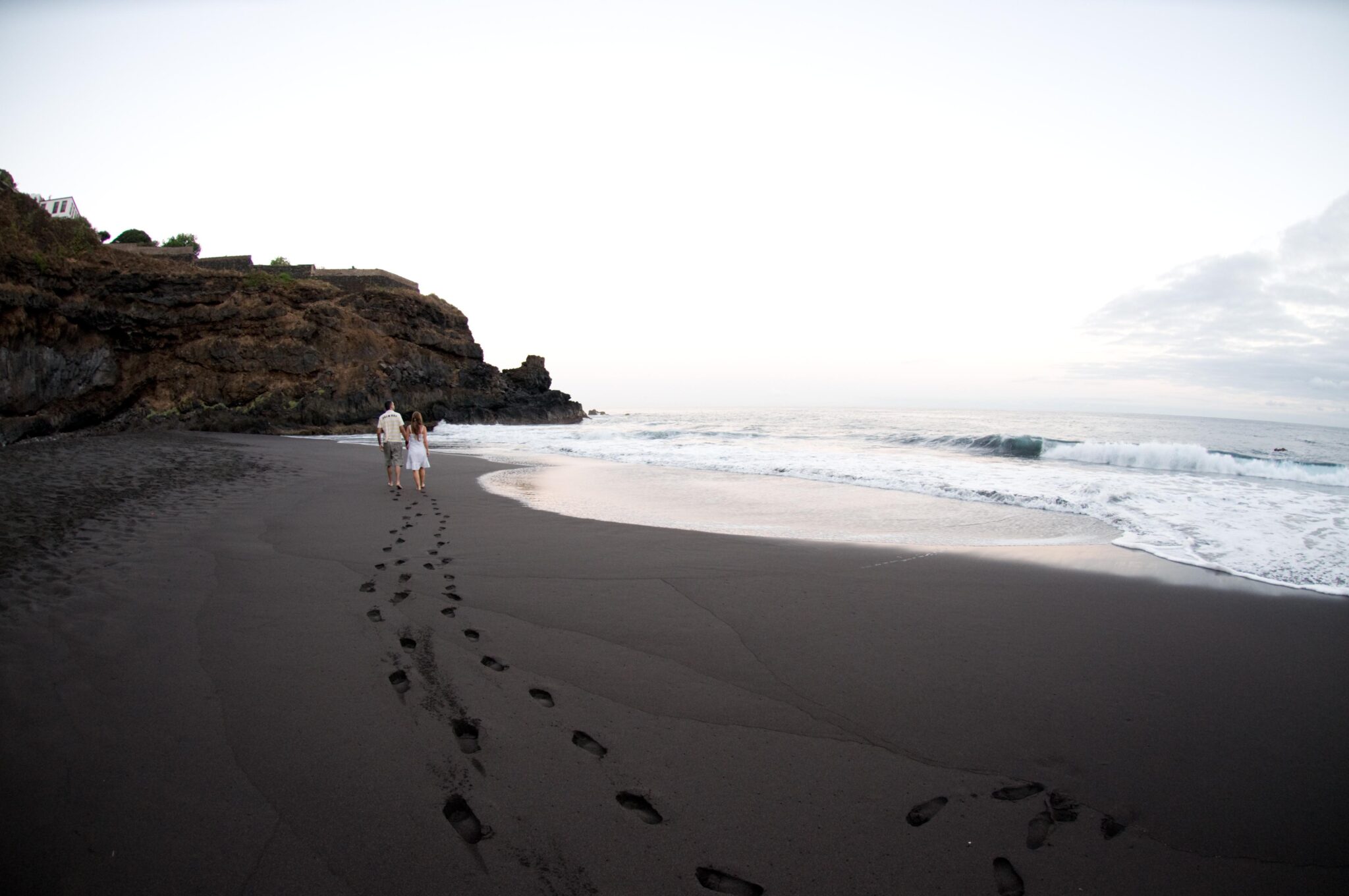 Impresionantes playas de arena negra que te sorprenderán - Ecoarmonia